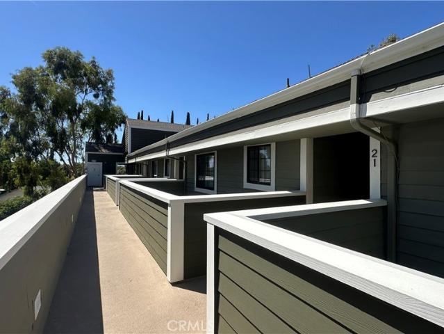 6545 Reseda Boulevard 24