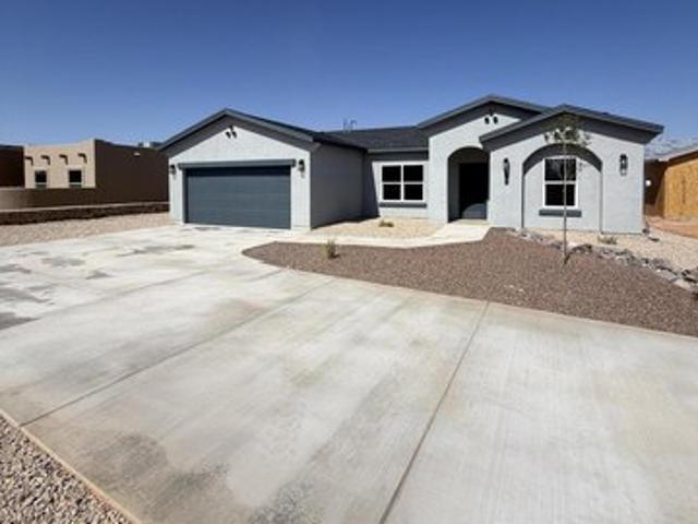6545 Thrush Pl St, Las Cruces, NM 88012