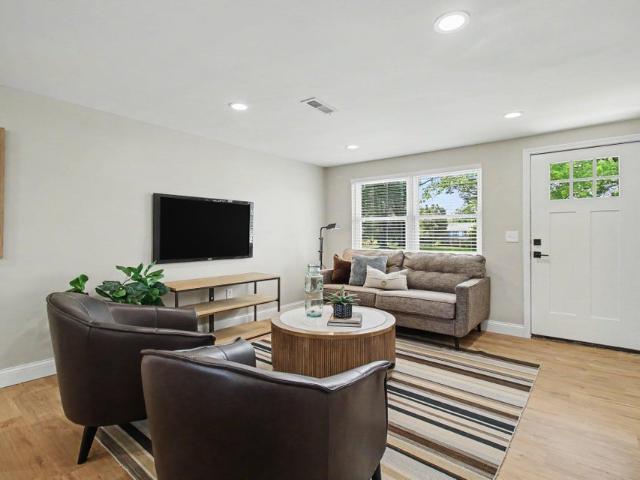 6546 Rogers Lane