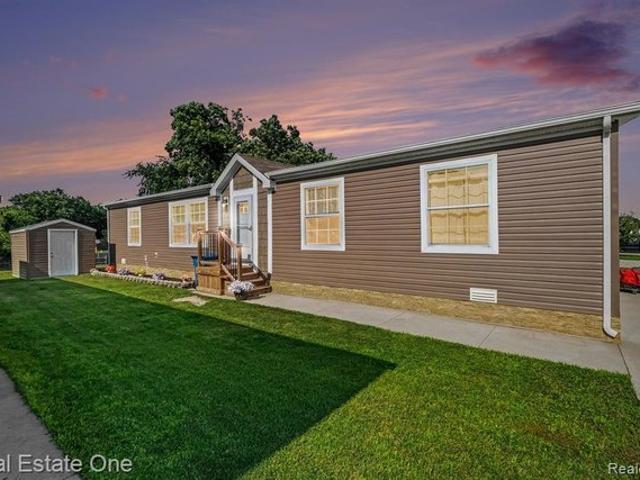 6548 Prince Blvd, Tyrone Township, MI 48430