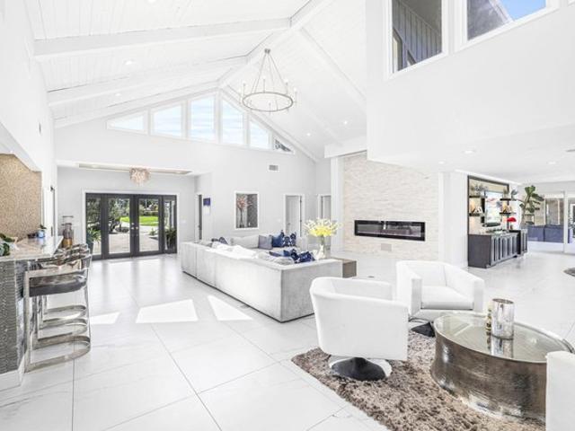 6549 Eastpointe Pines St, Palm Beach Gardens, FL 33418