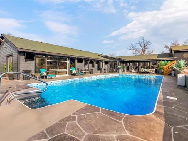 6540 James A Reed Rd, Kansas City, MO 64133