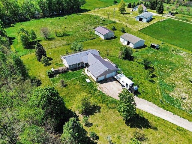 6540 Peckins Ln, Manchester, MI 48158