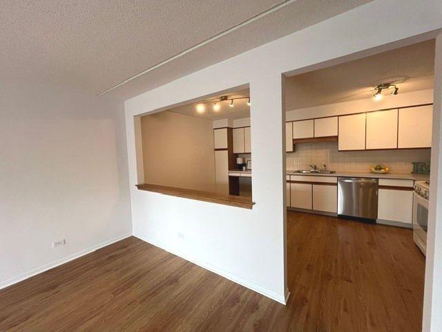 6540 W Irving Park Road Unit 401, Chicago, US, IL