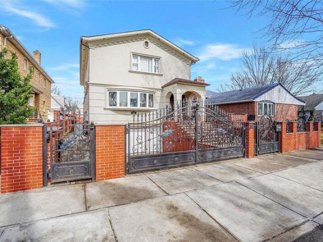 6541 Fitchett, Rego Park, NY 11374