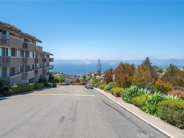6542 Ocean Crest D207