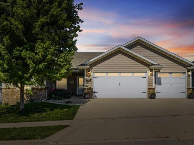 6543 N Cavendish Ln, Dubuque, IA 52003