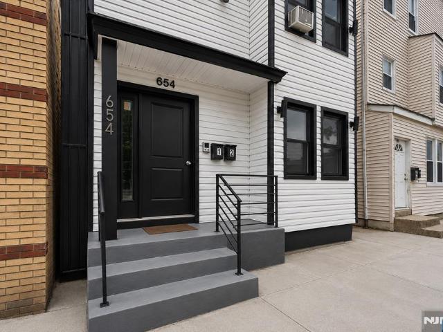 654 12th Street
