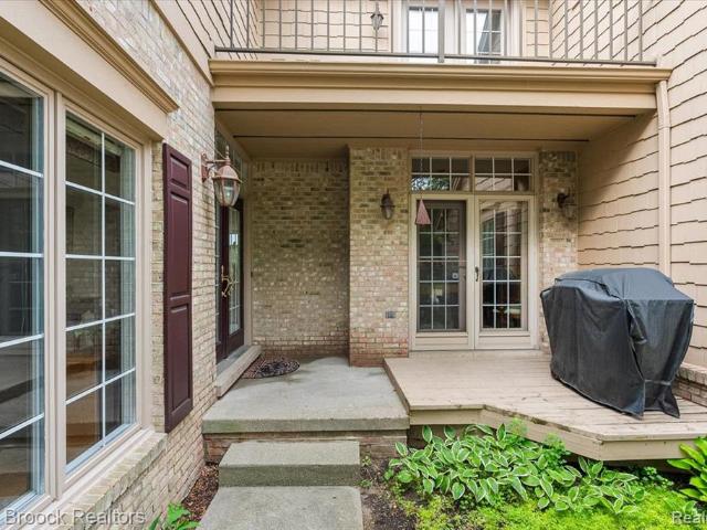 654 Deauville Lane