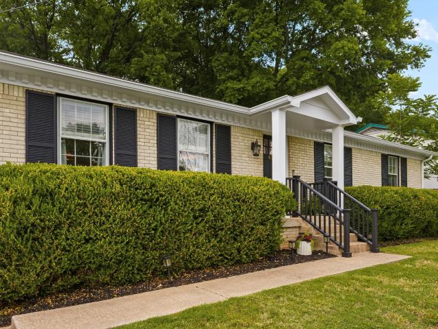 654 Huntington Pkwy