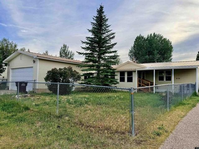 654 Oak Dr, Mountain View, WY 82939