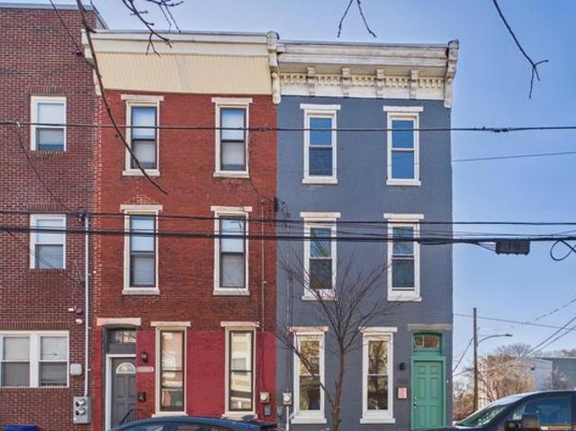 654 N 36th St, Philadelphia, PA 19104