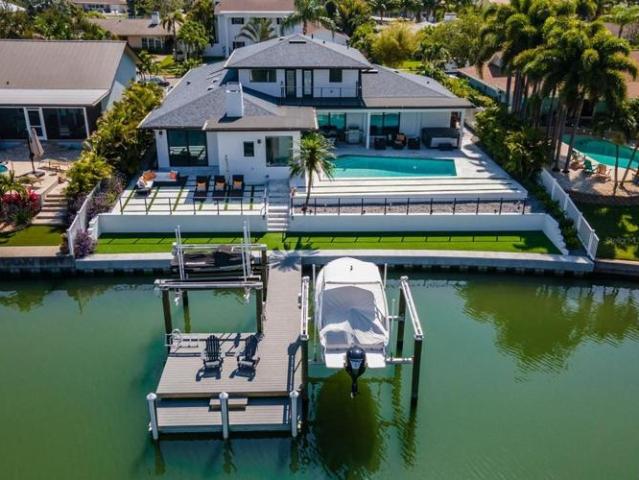 654 Snug Island, Clearwater, FL 33767