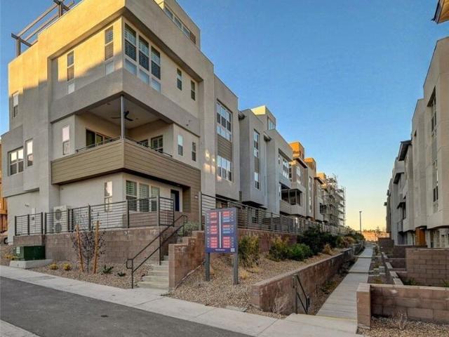 654 Spotted Falcon Street, Las Vegas, NV 89138