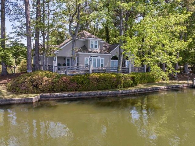 654 Sunset Dr W, Hamilton, GA 31811