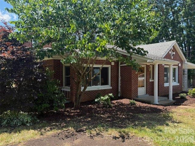654 Ratcliff Cove Rd, Waynesville, NC 28786