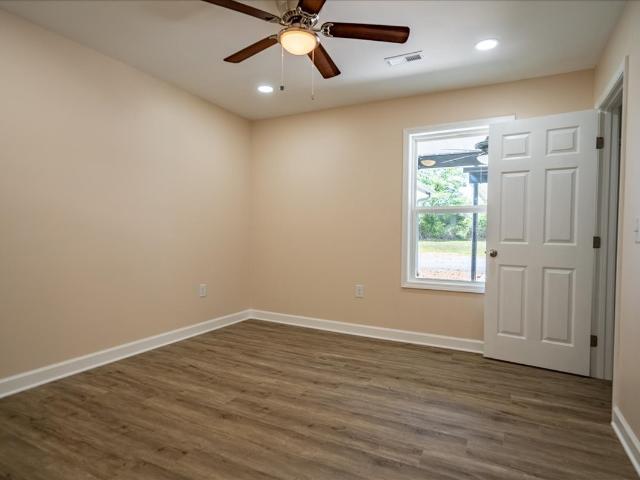 654 W Main St