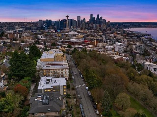 654 W Olympic Pl Apt 203, Seattle, WA 98119