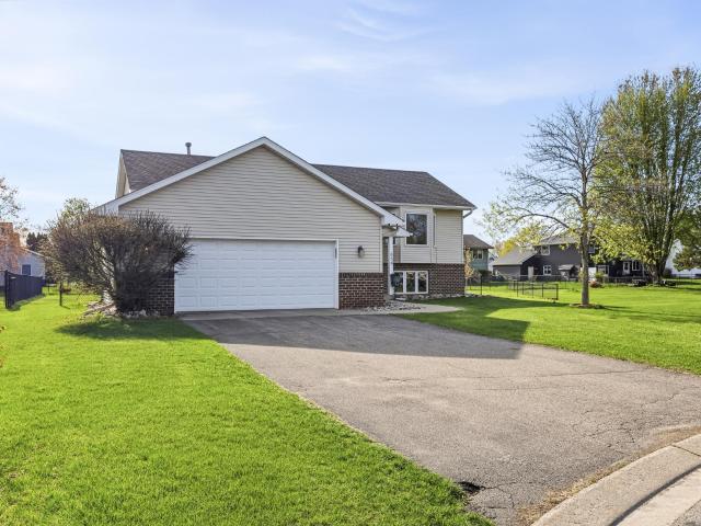 654 Timothy Ct, Shakopee, MN 55379 | MLS #7058 | Compass