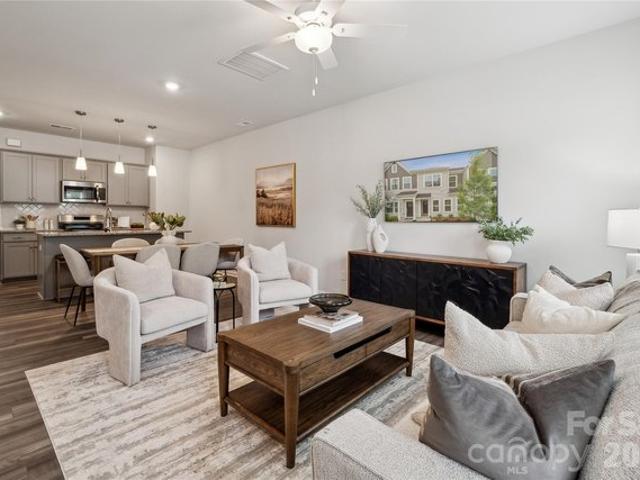 6554 Harlech St, Charlotte, NC 28269