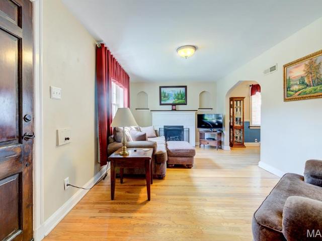 6555 Mardel Ave, St. Louis, MO 63109 | MLS #26022 | Compass