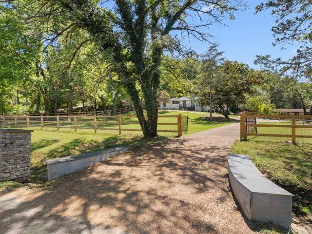 6555 Brownlee Dr