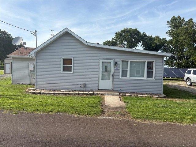 6555 SW George St, Saint Joseph, MO 64504