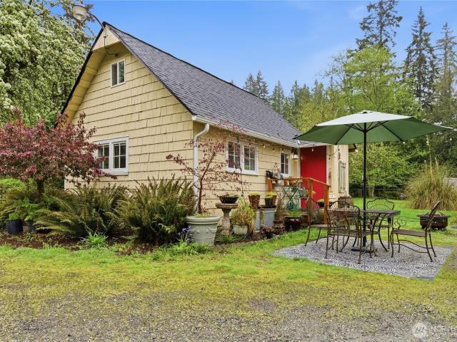 6557 Cultus Bay Road