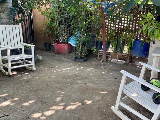 6558 S Van Ness Ave, Los Angeles, CA 90047 | MLS #DW26012 | Compass