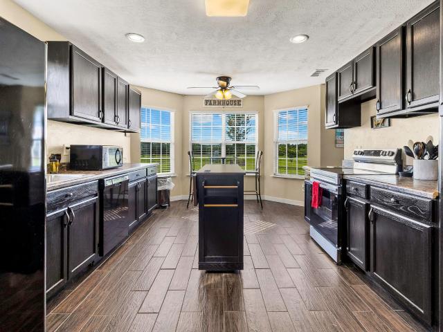 6559 Highway 21 W