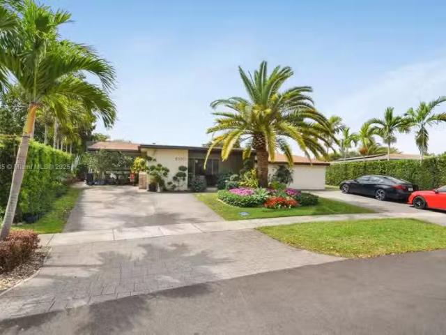 6550 SW 8th St, Pembroke Pines, FL 33023 MLS A11777735