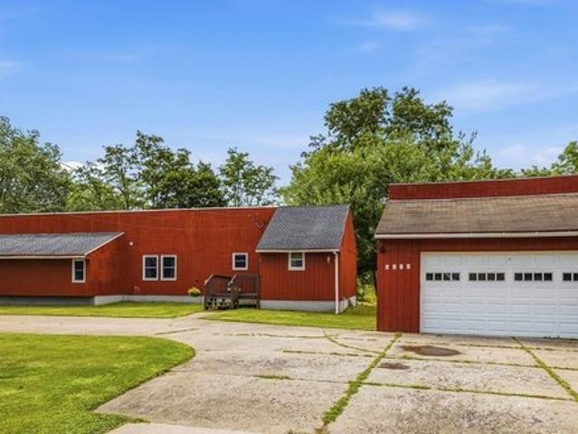 6550 Tonawanda Creek Rd, Lockport, NY 14094