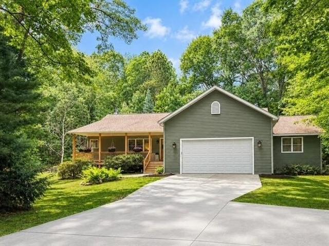 6550 W Forest Edge Dr, Ludington, MI 49431