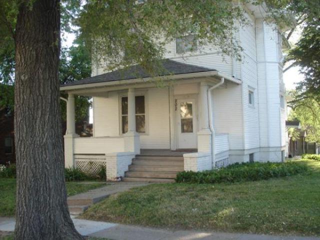 $655 / 2br 750ft² Midtown Apt. Easy Access Location 202 South 44 St map