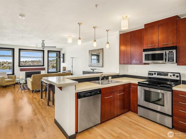 655 Crockett Street # B301