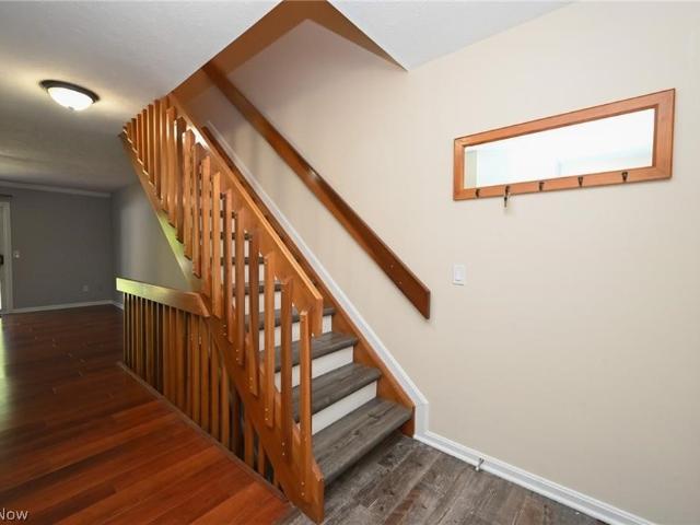 655 Almas Court