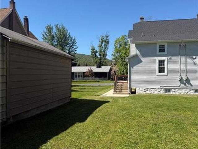 655 E White St, Bowmanstown, PA 18030