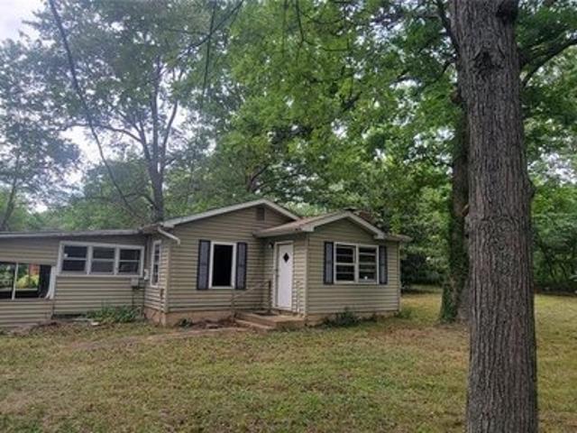 655 Eldon Dr, Bismarck, MO 63624