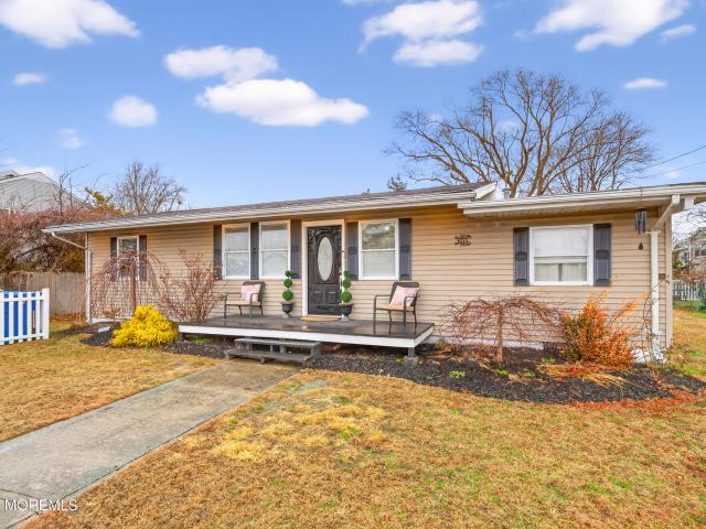655 Ellicott Ave, Toms River, NJ 08753 | MLS #22601