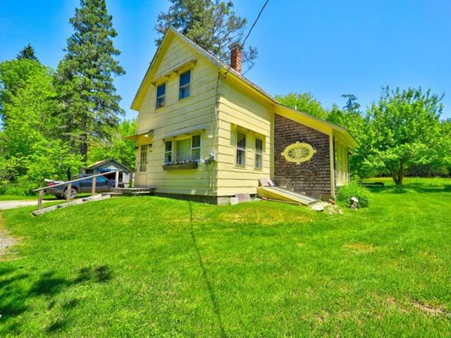 655 Hinckley Ridge Rd, Blue Hill, ME 04614