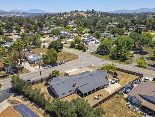 655 Hunter St, Ramona, CA 92065