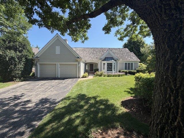 655 S Buckingham Ct, Lake Forest, IL 60045