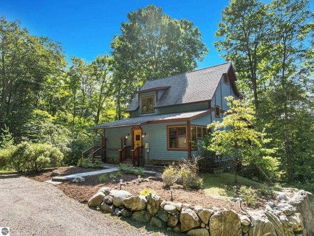 655 S East Torch Lake Dr, Bellaire, MI 49615