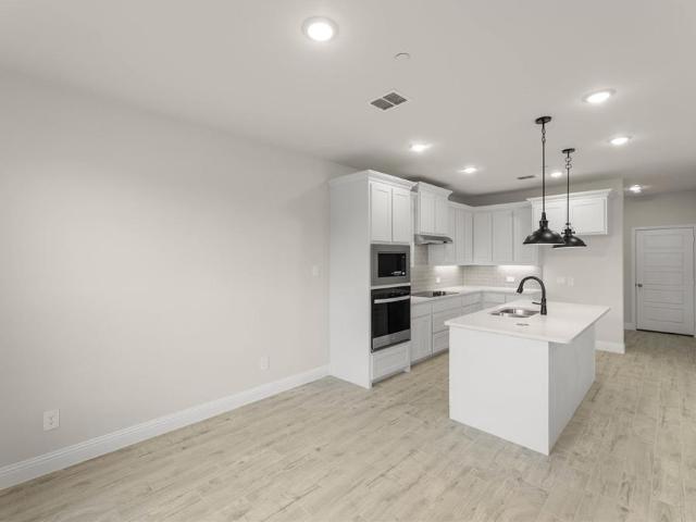 655 Sandiford Ct, Mansfield, TX 76063 | MLS #21097