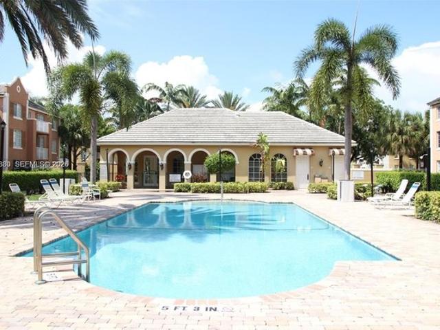 655 SW 111th Way Apt 201, Pembroke Pines, FL 33025