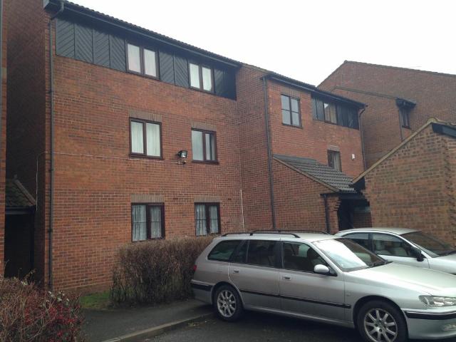 655 Rainham Road South, RM10 2 bed flat to rent £1,850 pcm £427 pw