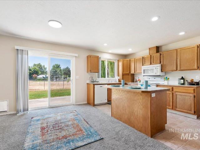 655 W Waterbury Dr