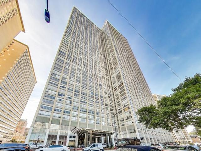 655 W Irving Park Rd Apt 1915, Chicago, IL 60613