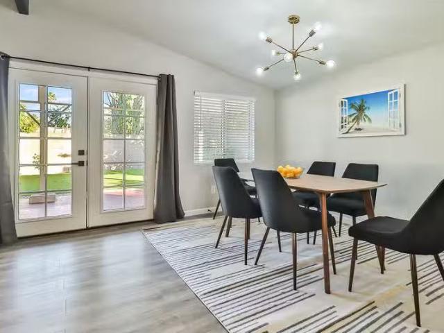 6564 Kelvin Ave Houses in Winnetka, CA
