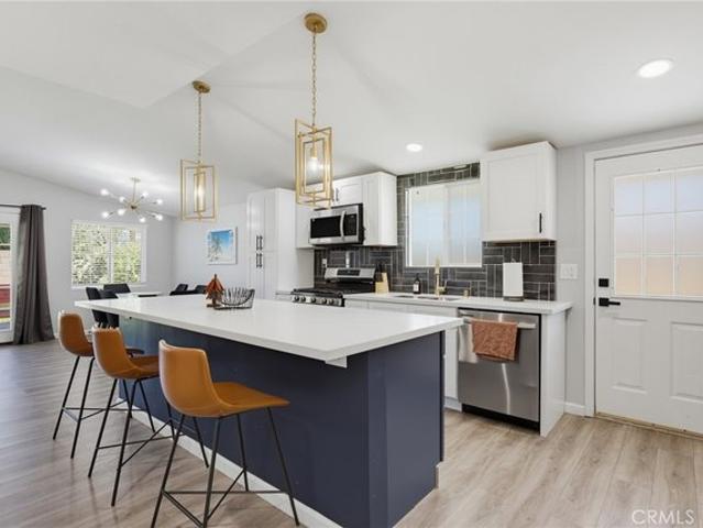 6564 Kelvin Ave, Los Angeles, CA 91306